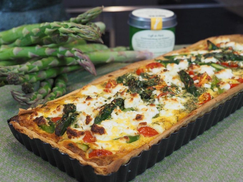 Quiche with Café de Paris, goat cheese, green asparagus: Altes ...